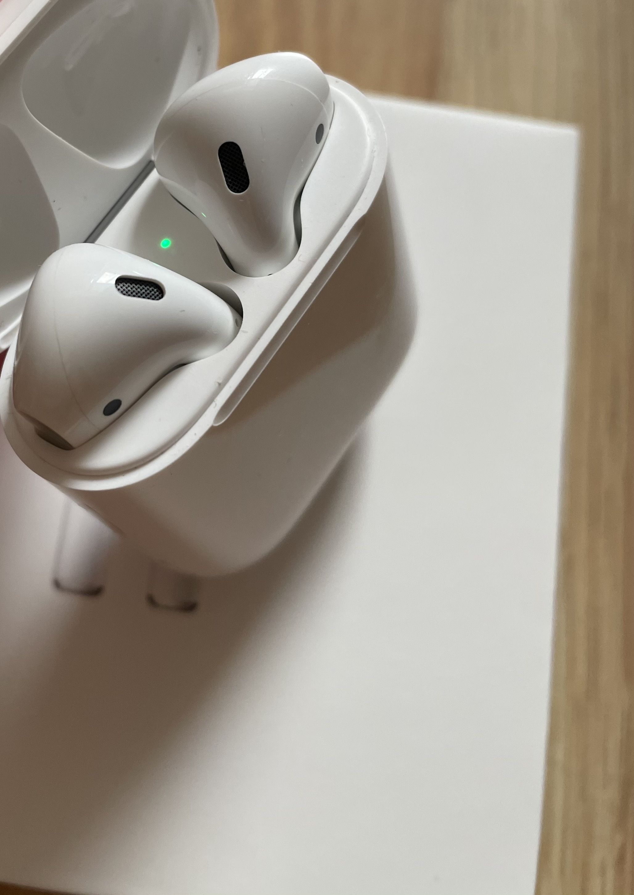 Обзор на беспроводные наушники с микрофоном Apple AirPods (2019 ...